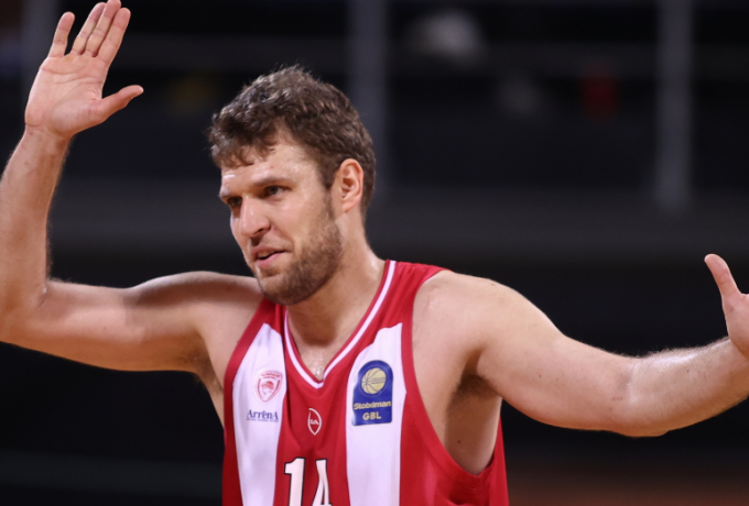 Facts & Numbers powered by Stoiximan: Ο Βεζένκοφ μπαίνει στην 5άδα δίποντων του Ολυμπιακού | SDNA